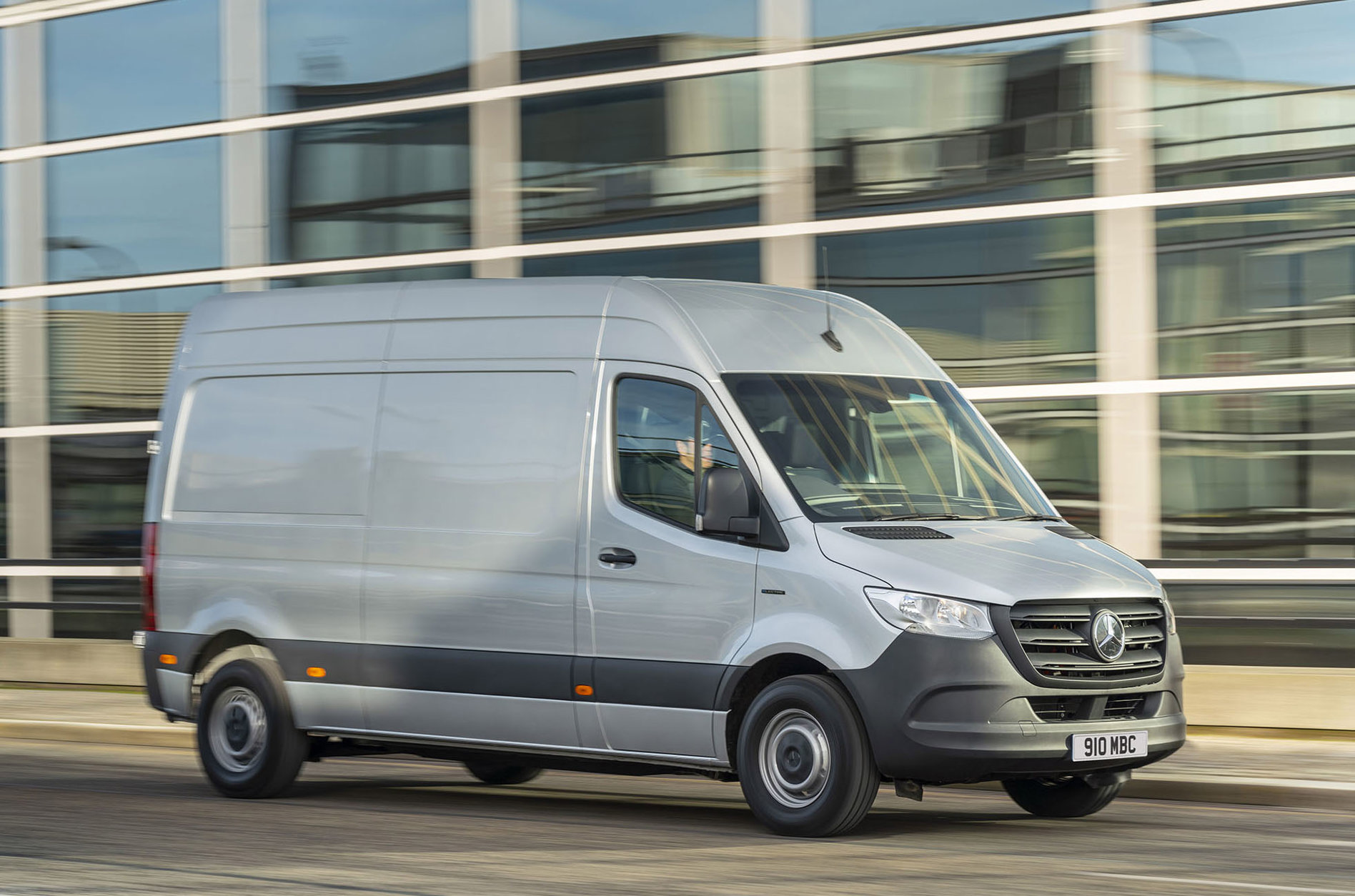 Reviews of the Mercedes-Benz Sprinter | Nationwide Vehicle Contracts